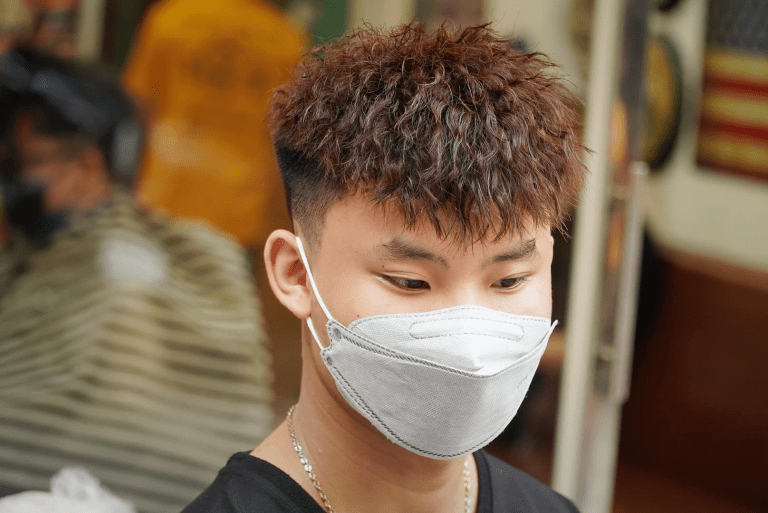 Kiểu Tóc Ruffled Nam: Uốn Định Hình Phong Cách Mới – The Fist Barbershop