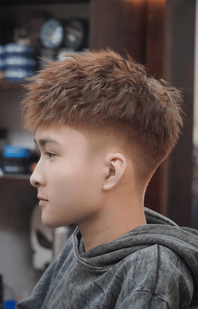 Kiểu Tóc Ruffled Nam: Uốn Định Hình Phong Cách Mới – The Fist Barbershop