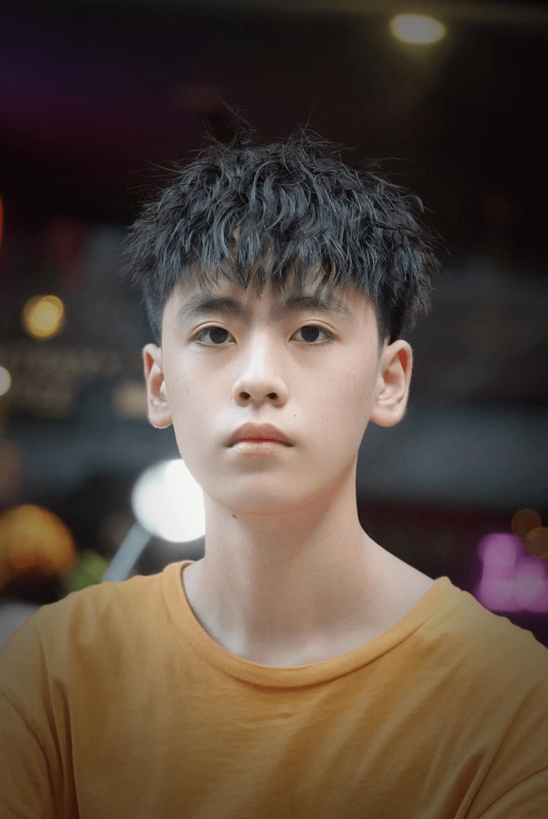 Kiểu Tóc Ruffled Nam: Uốn Định Hình Phong Cách Mới – The Fist Barbershop